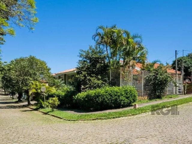 Casa / Sobrado para Venda em Porto Alegre/RS Jardim Isabel 3 Quartos