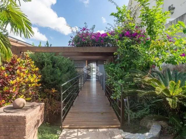 Casa / Sobrado para Venda em Porto Alegre/RS Jardim Isabel 4 Quartos