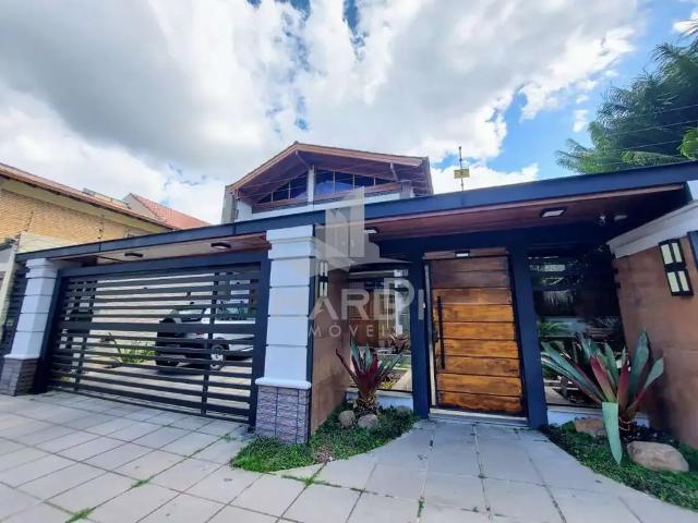 Casa / Sobrado para Venda em Porto Alegre/RS Jardim Isabel 4 Quartos
