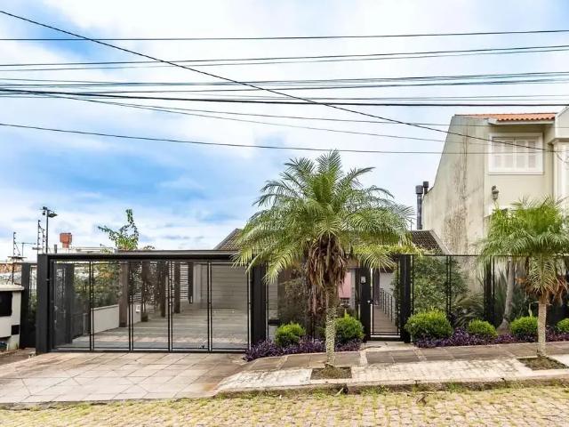 Casa / Sobrado para Venda em Porto Alegre/RS Jardim Isabel 4 Quartos
