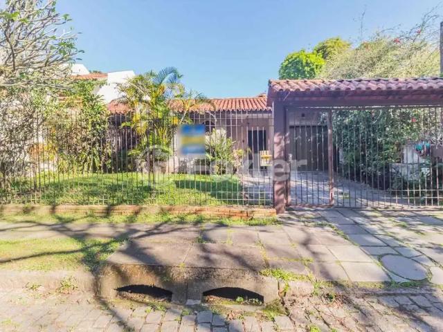 Casa / Sobrado para Venda em Porto Alegre/RS Jardim Isabel 4 Quartos