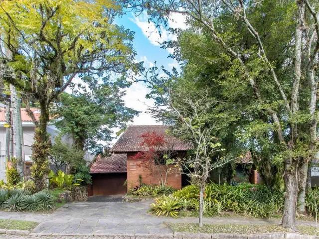 Casa / Sobrado para Venda em Porto Alegre/RS Jardim Isabel 4 Quartos