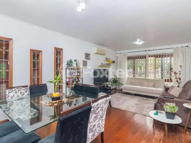 Casa / Sobrado para Venda em Porto Alegre/RS Jardim Itu Sabará 4 Quartos