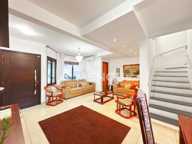 Casa / Sobrado para Venda em Porto Alegre/RS Jardim Itu Sabará 3 Quartos