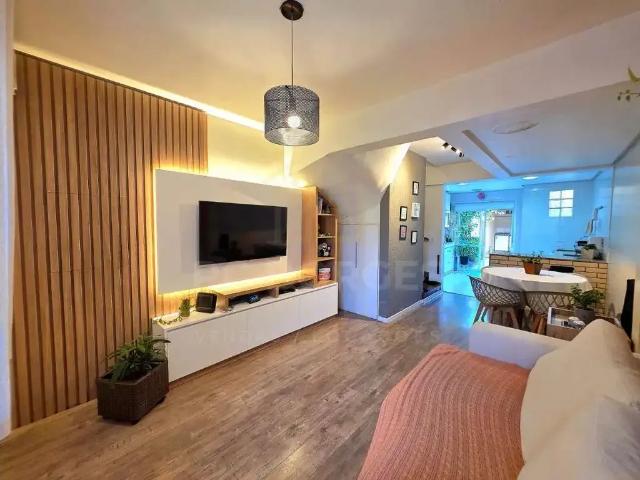 Casa / Sobrado para Venda em Porto Alegre/RS Jardim Itu 3 Quartos