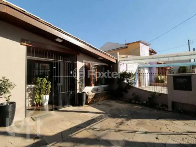 Casa / Sobrado para Venda em Porto Alegre/RS Jardim Leopoldina 4 Quartos