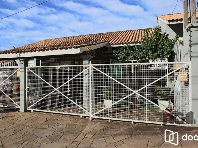 Casa / Sobrado para Venda em Porto Alegre/RS Jardim Leopoldina 3 Quartos