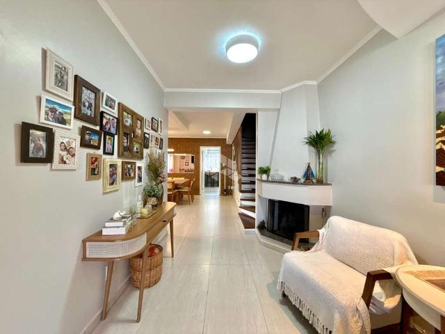 Casa / Sobrado para Venda em Porto Alegre/RS Jardim Lindóia 4 Quartos