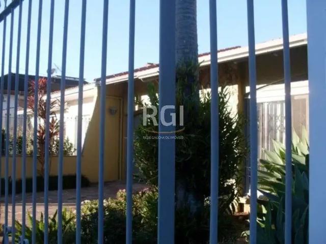 Casa / Sobrado para Venda em Porto Alegre/RS Jardim Lindóia 4 Quartos
