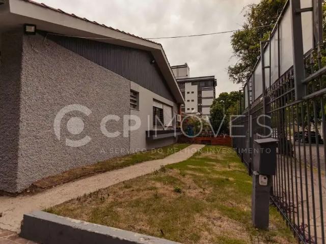 Casa / Sobrado para Venda em Porto Alegre/RS Jardim Lindóia 5 Quartos