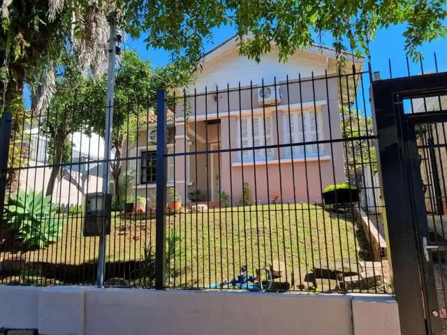 Casa / Sobrado para Venda em Porto Alegre/RS Jardim Lindóia 3 Quartos