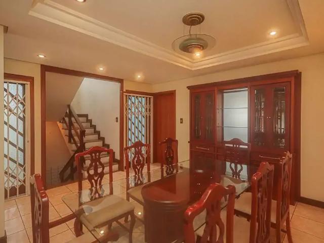 Casa / Sobrado para Venda em Porto Alegre/RS Jardim Lindóia 3 Quartos