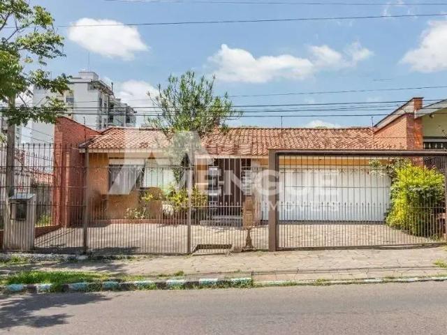 Casa / Sobrado para Venda em Porto Alegre/RS Jardim Lindóia 3 Quartos