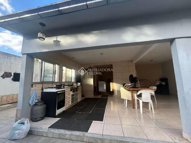Casa / Sobrado para Venda em Porto Alegre/RS Jardim Lindóia 3 Quartos