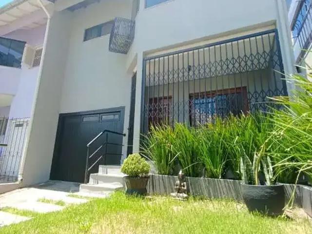 Casa / Sobrado para Venda em Porto Alegre/RS Jardim Lindóia 3 Quartos