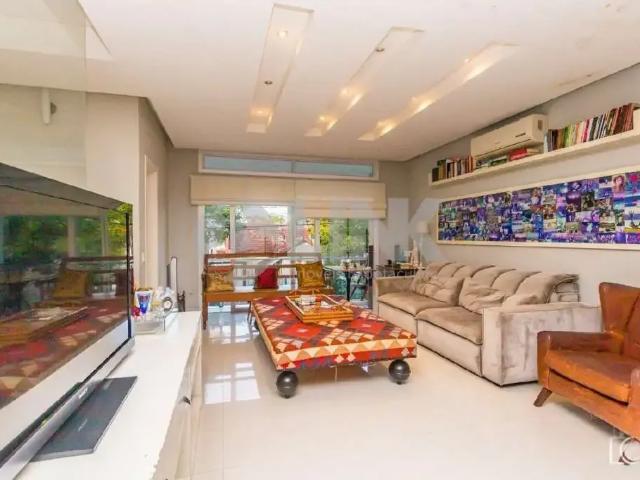 Casa / Sobrado para Venda em Porto Alegre/RS Jardim Lindóia 3 Quartos
