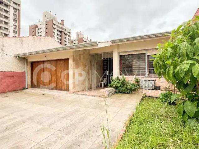 Casa / Sobrado para Venda em Porto Alegre/RS Jardim Lindóia 3 Quartos