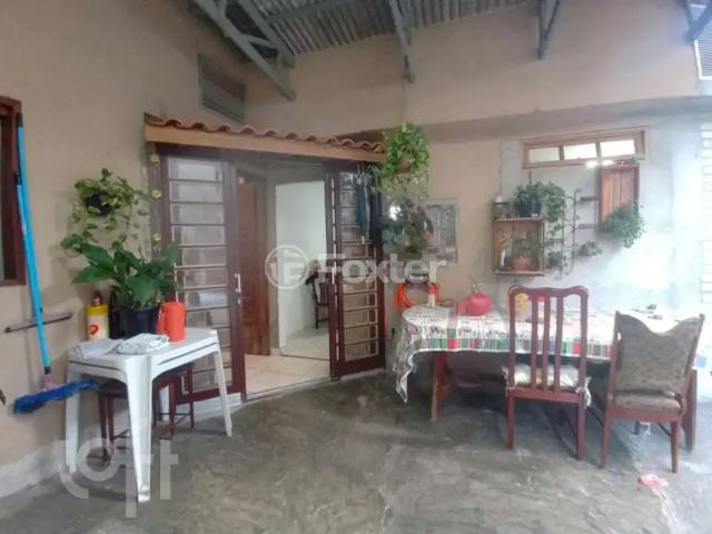 Casa / Sobrado para Venda em Porto Alegre/RS Jardim São Pedro 3 Quartos