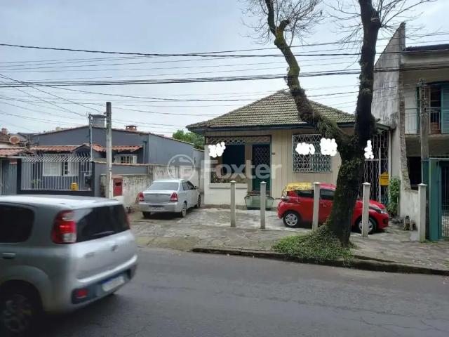 Casa / Sobrado para Venda em Porto Alegre/RS Jardim São Pedro 3 Quartos