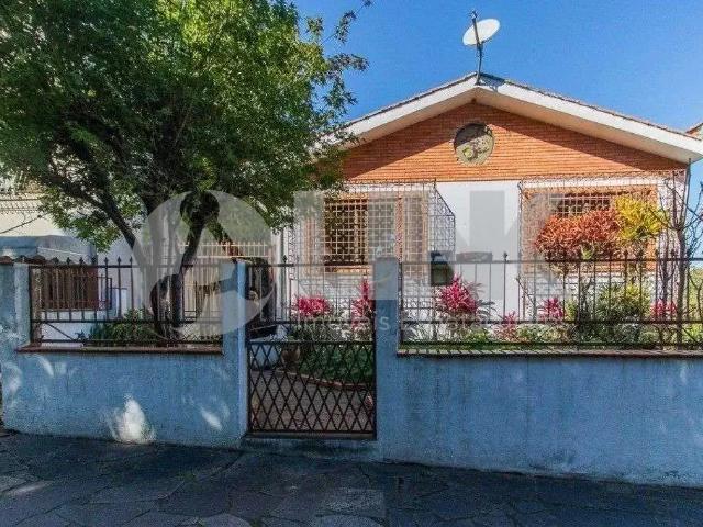Casa / Sobrado para Venda em Porto Alegre/RS Jardim São Pedro 4 Quartos