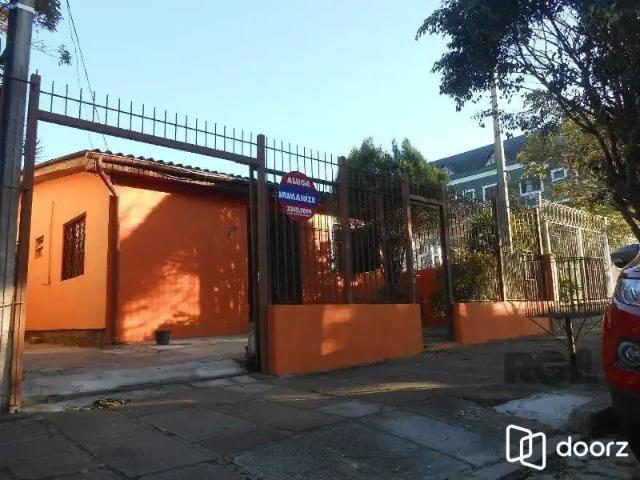 Casa / Sobrado para Venda em Porto Alegre/RS Jardim Sabará 4 Quartos