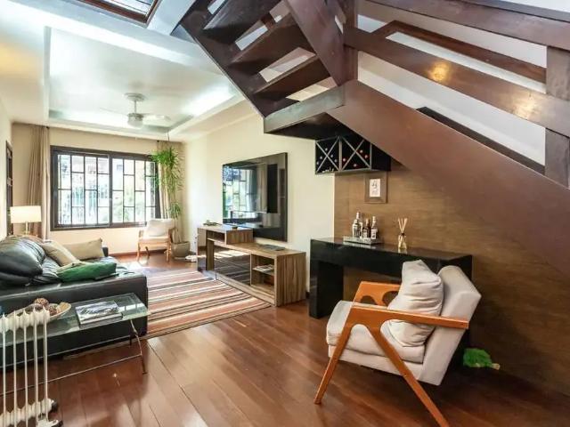 Casa / Sobrado para Venda em Porto Alegre/RS Jardim Planalto 3 Quartos