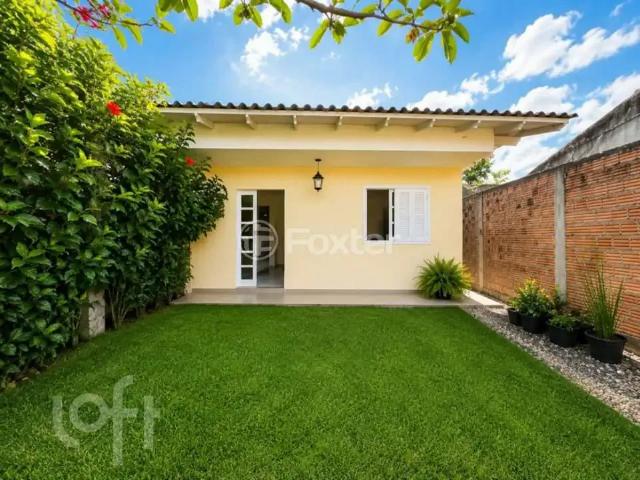 Casa / Sobrado para Venda em Porto Alegre/RS Lami 2 Quartos
