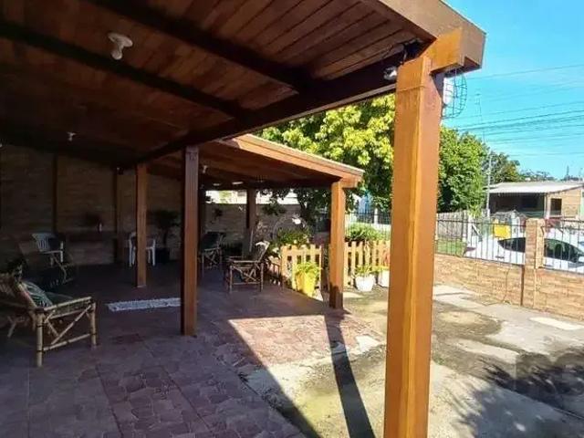 Casa / Sobrado para Venda em Porto Alegre/RS Lami 3 Quartos