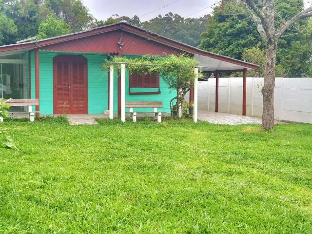 Casa / Sobrado para Venda em Porto Alegre/RS Lami 3 Quartos
