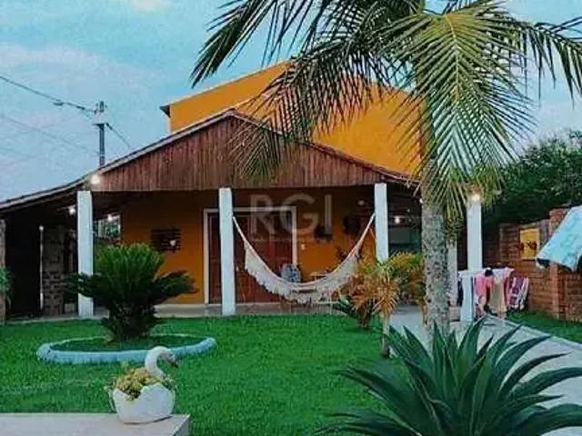 Casa / Sobrado para Venda em Porto Alegre/RS Lami 3 Quartos