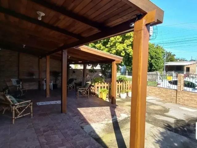 Casa / Sobrado para Venda em Porto Alegre/RS Lami 3 Quartos
