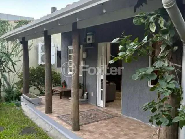 Casa / Sobrado para Venda em Porto Alegre/RS Lomba do Pinheiro 5 Quartos