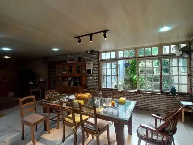 Casa / Sobrado para Venda em Porto Alegre/RS Lomba do Pinheiro 6 Quartos