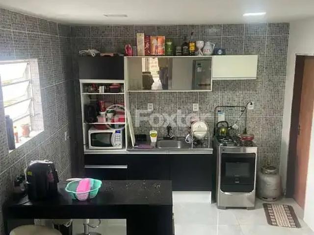 Casa / Sobrado para Venda em Porto Alegre/RS Lomba do Pinheiro 2 Quartos