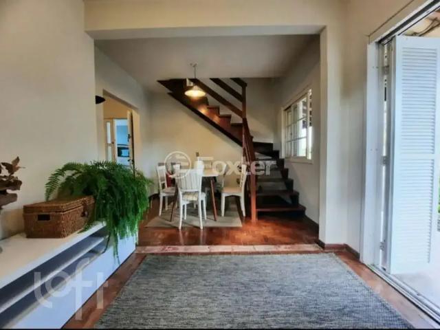 Casa / Sobrado para Venda em Porto Alegre/RS Lomba do Pinheiro 3 Quartos