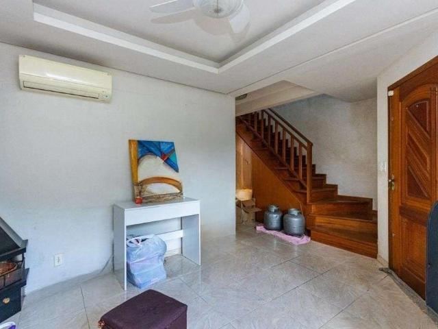 Casa / Sobrado para Venda em Porto Alegre/RS Lomba do Pinheiro 3 Quartos