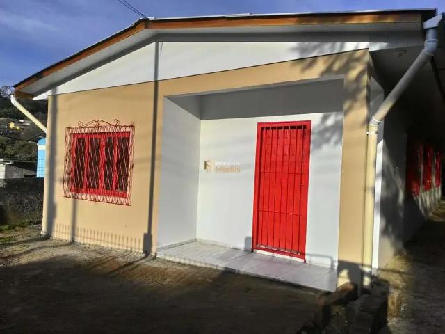 Casa / Sobrado para Venda em Porto Alegre/RS Lomba do Pinheiro 3 Quartos