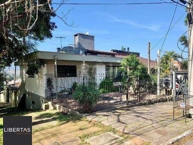 Casa / Sobrado para Venda em Porto Alegre/RS Lomba do Pinheiro 3 Quartos