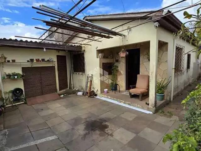 Casa / Sobrado para Venda em Porto Alegre/RS Lomba do Pinheiro 3 Quartos