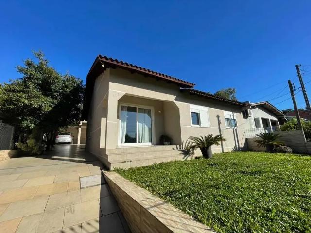 Casa / Sobrado para Venda em Porto Alegre/RS Lomba do Pinheiro 3 Quartos
