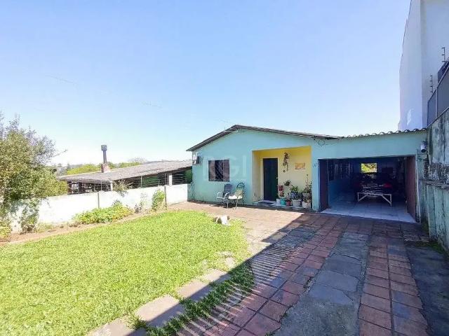 Casa / Sobrado para Venda em Porto Alegre/RS Lomba do Pinheiro 3 Quartos