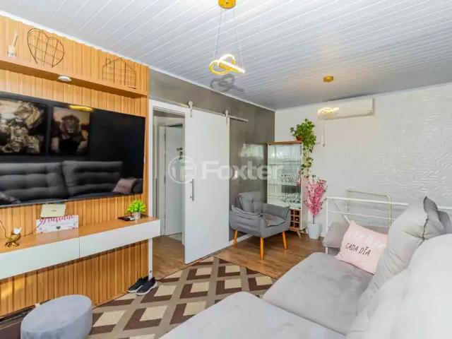 Casa / Sobrado para Venda em Porto Alegre/RS Mário Quintana 4 Quartos