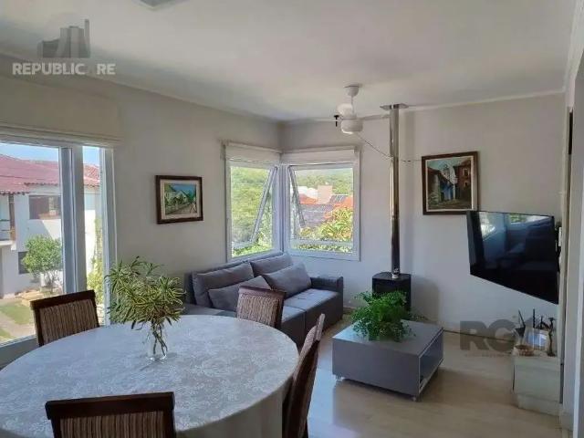 Casa / Sobrado para Venda em Porto Alegre/RS Mário Quintana 3 Quartos
