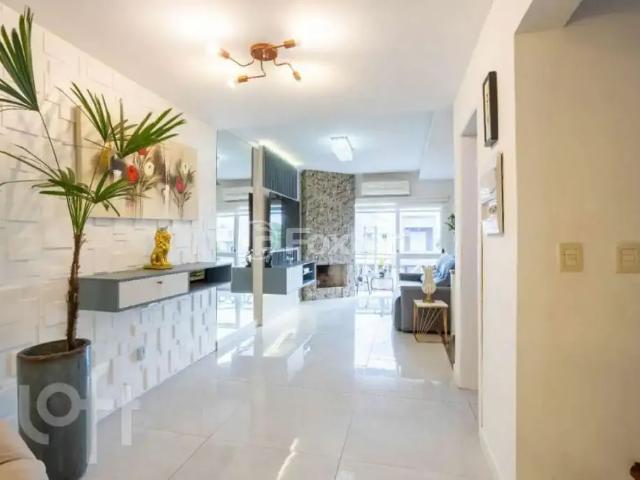 Casa / Sobrado para Venda em Porto Alegre/RS Mário Quintana 3 Quartos