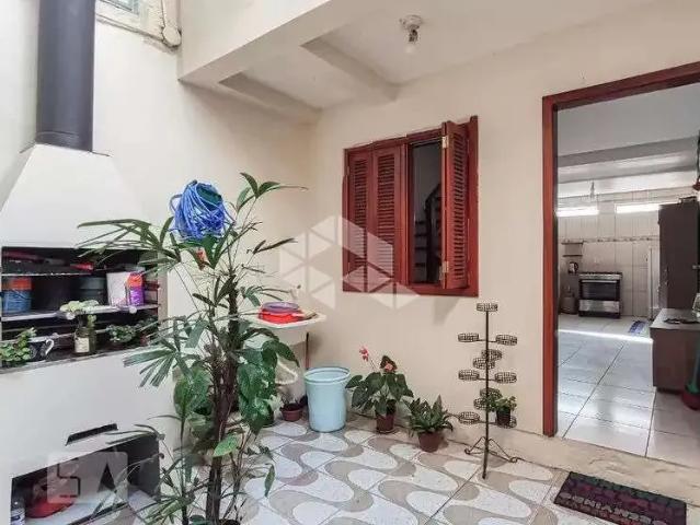 Casa / Sobrado para Venda em Porto Alegre/RS Menino Deus 4 Quartos