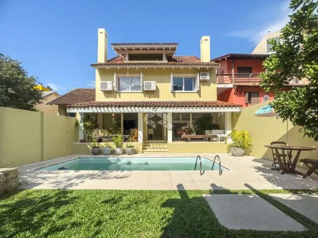 Casa / Sobrado para Venda em Porto Alegre/RS Menino Deus 4 Quartos