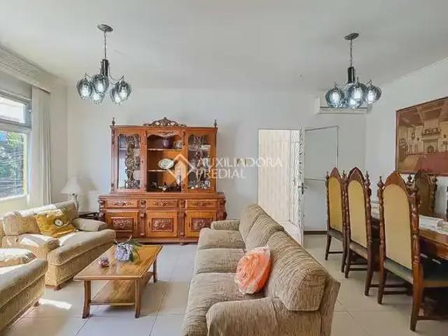 Casa / Sobrado para Venda em Porto Alegre/RS Menino Deus 4 Quartos