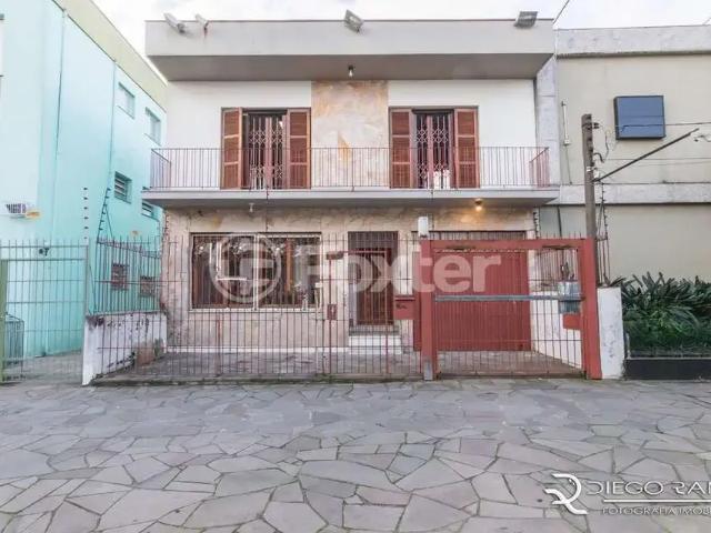 Casa / Sobrado para Venda em Porto Alegre/RS Menino Deus 4 Quartos