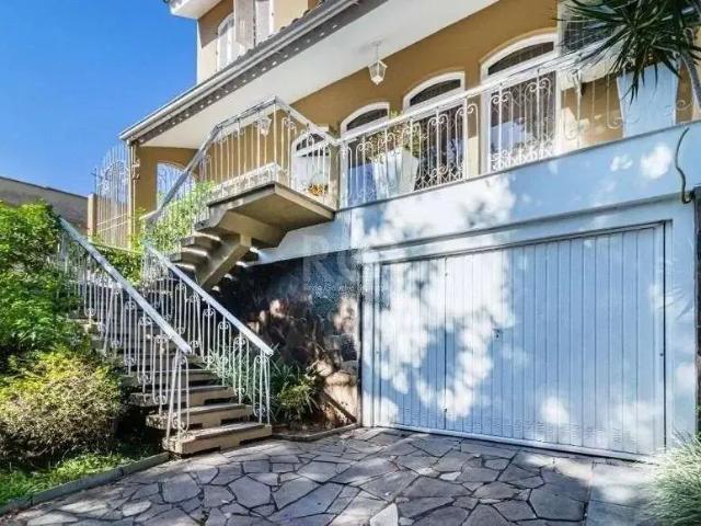 Casa / Sobrado para Venda em Porto Alegre/RS Menino Deus 4 Quartos