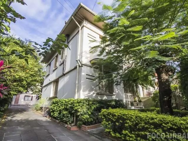 Casa / Sobrado para Venda em Porto Alegre/RS Menino Deus 4 Quartos